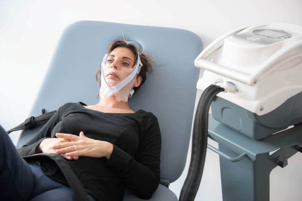 Cryothérapie compressive après chirurgie maxillo-faciale et dentaire